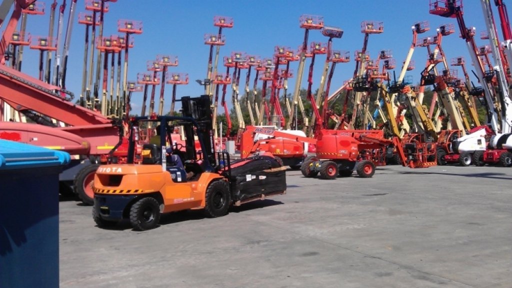 EWP ( Elevating Work Platform ) Training For Scissorlifts / Boomlifts ...