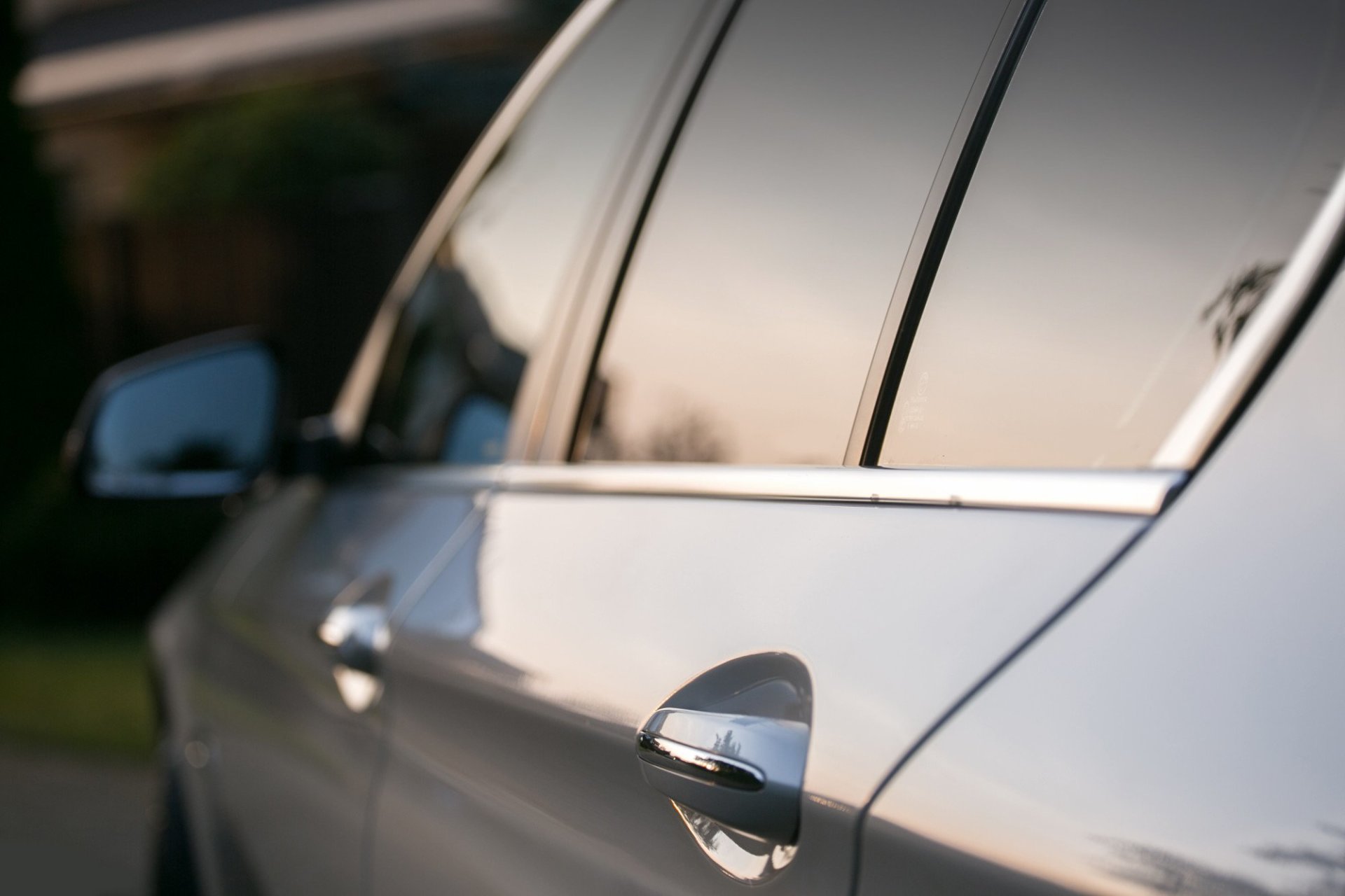 Look Cool and Keep Cool: Benefits of Tinted Windows in the Summer