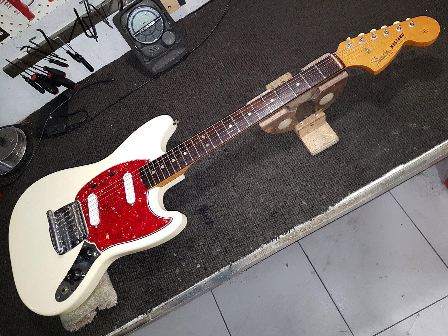 The Guitar PitStop | Stringed Instrument Repairs, Mods & Builds