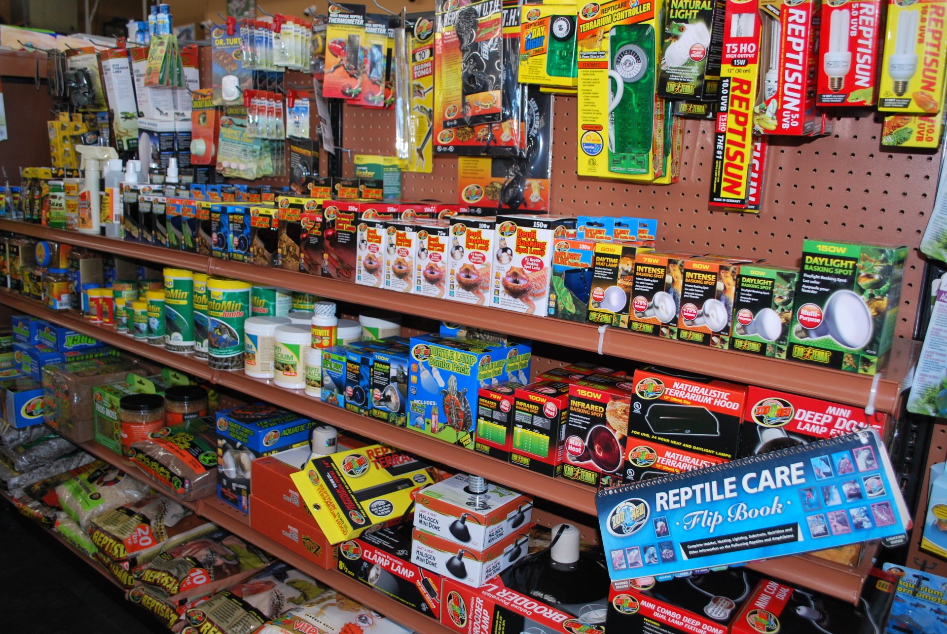 Pet Food & Supplies | Salinas, CA | Pet Fun at Harden Ranch Plaza
