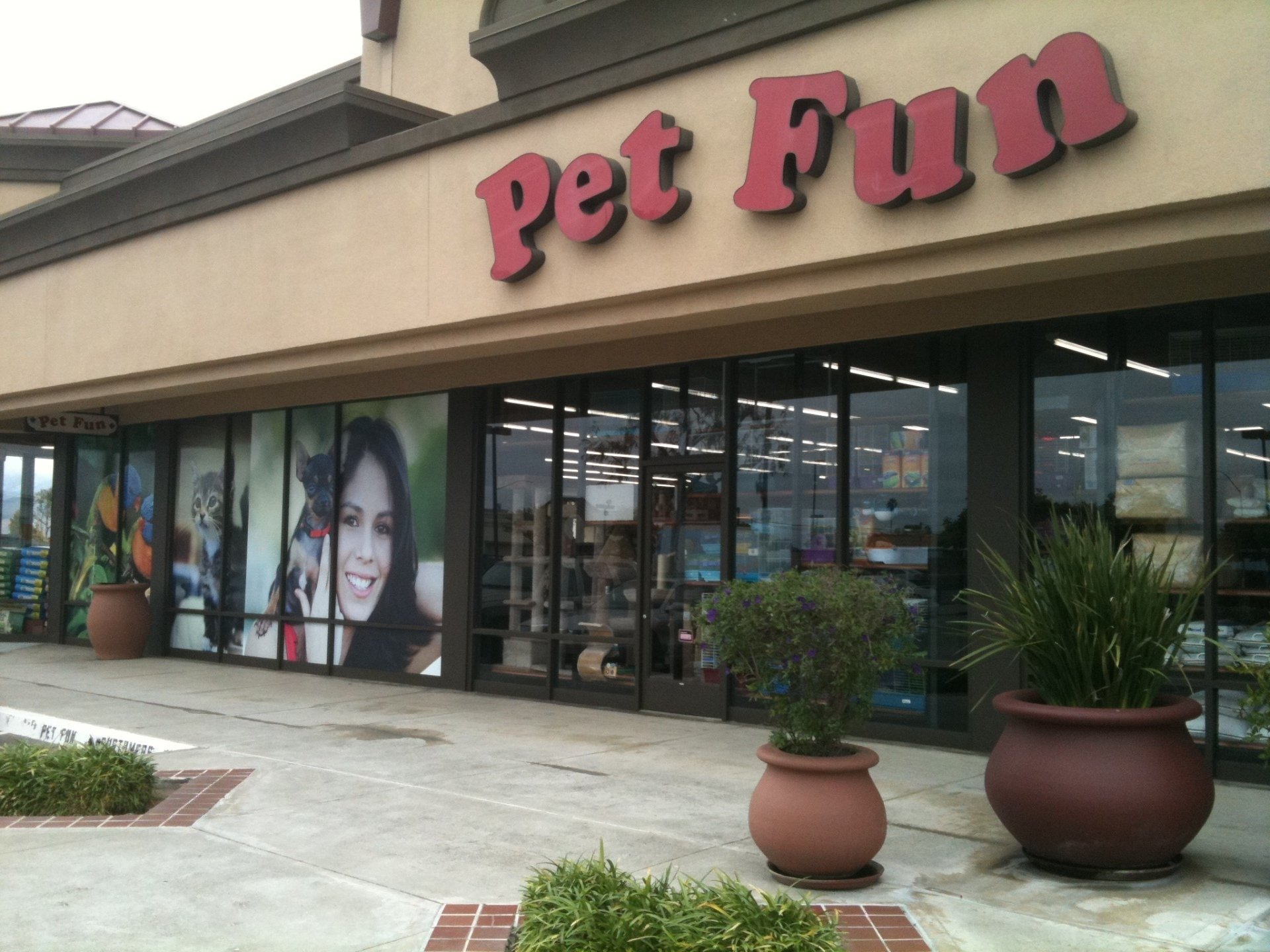 Pet Food & Supplies | Salinas, CA | Pet Fun at Harden Ranch Plaza