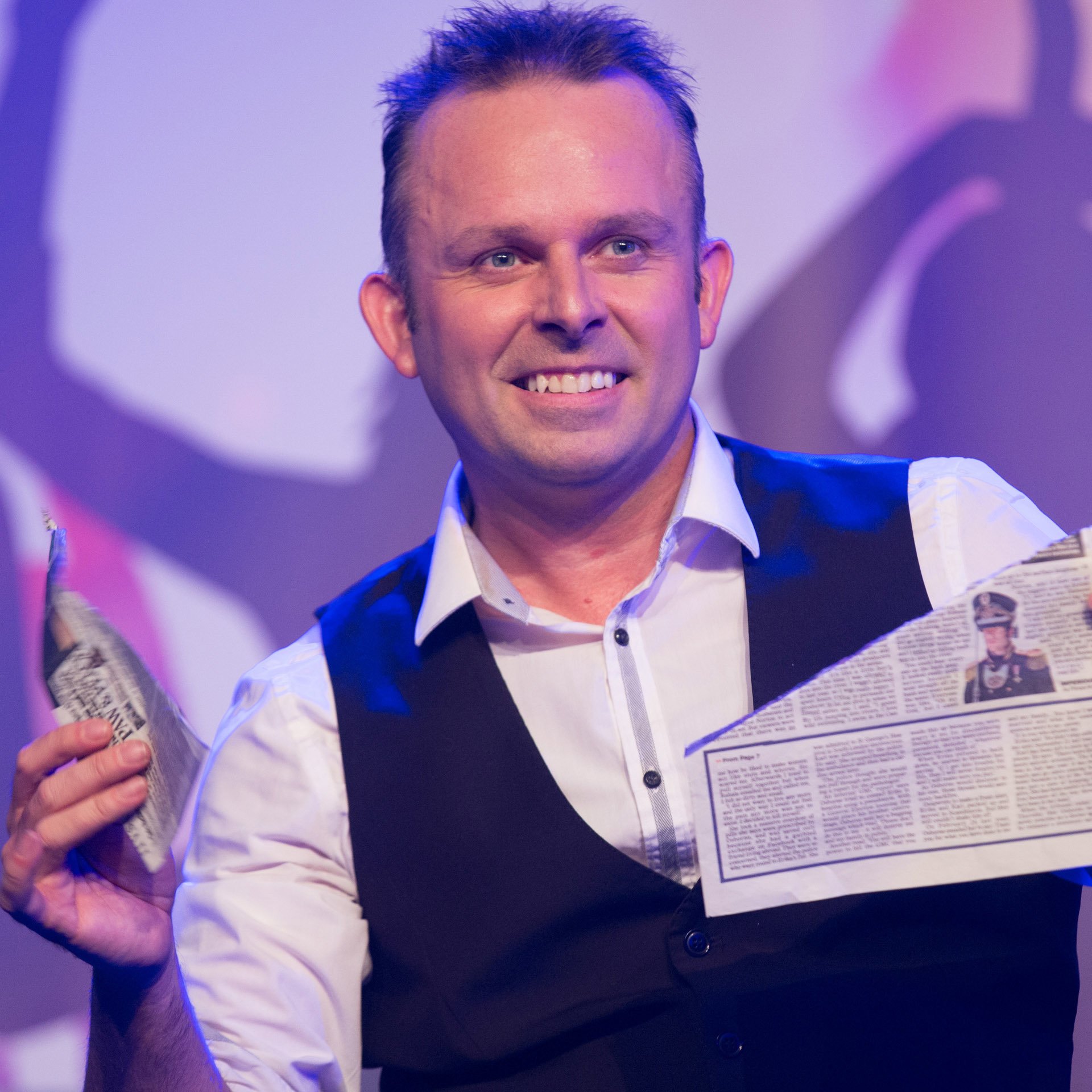 London Corporate Event Entertainment - Andrew Green Magician & Illusionist