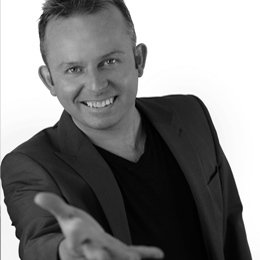 Andrew Green - Corporate Event Magician & Illusionist UK