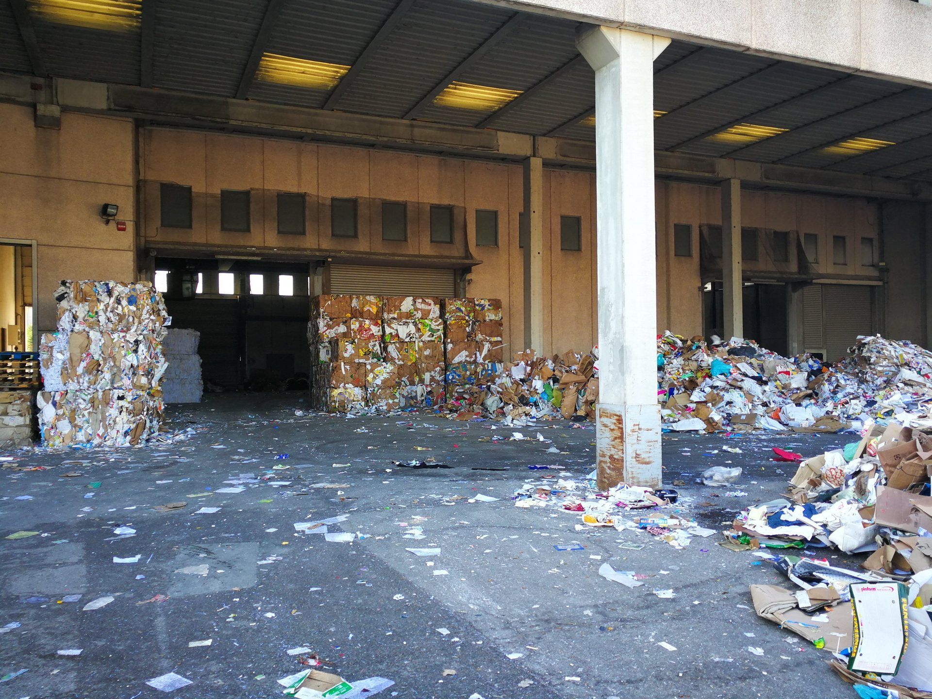Riciclo materiale cartaceo | Firenze | Italmaceri Srl