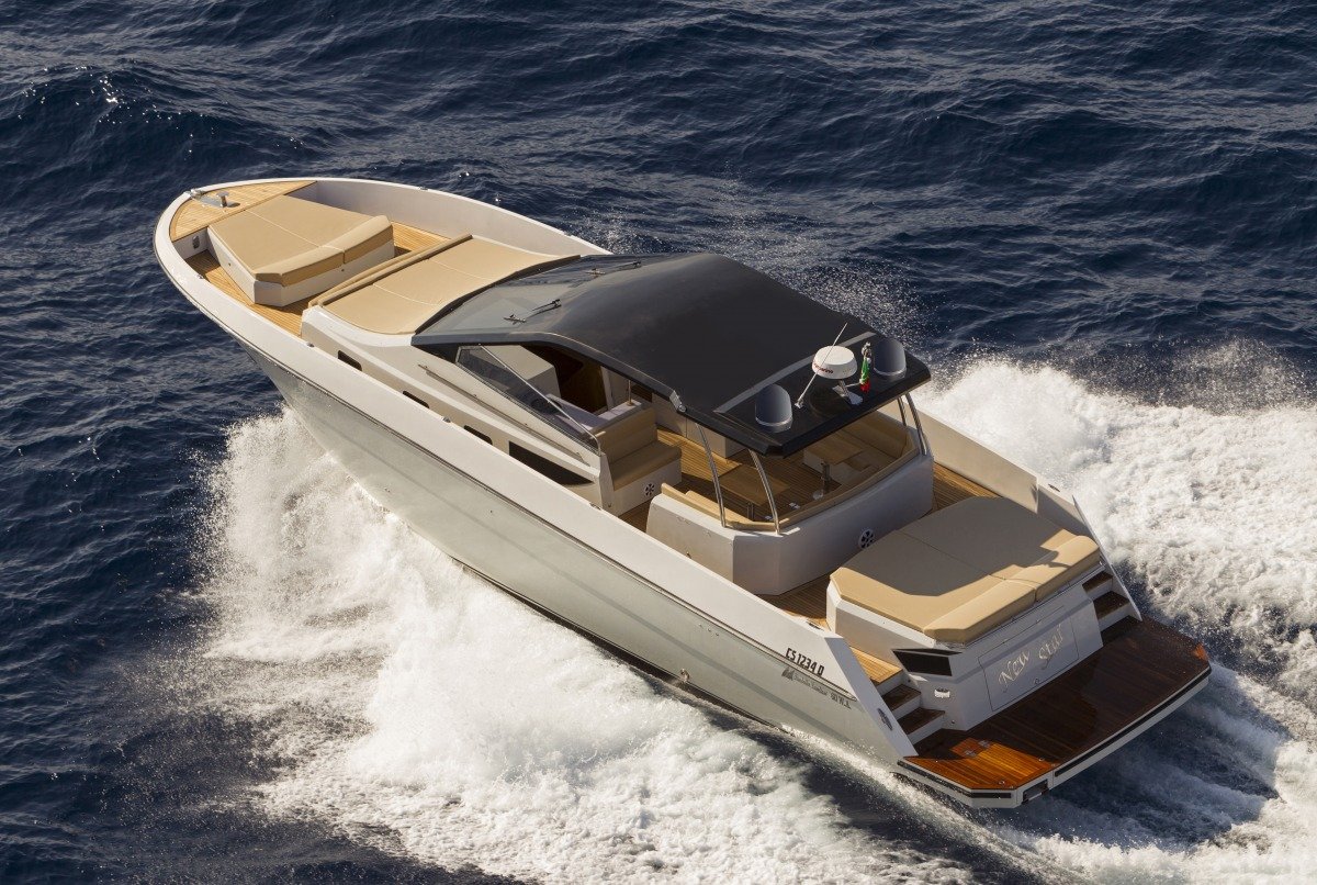 Walkaround 60 available for charter in Capri, Positano, Amalfi coast