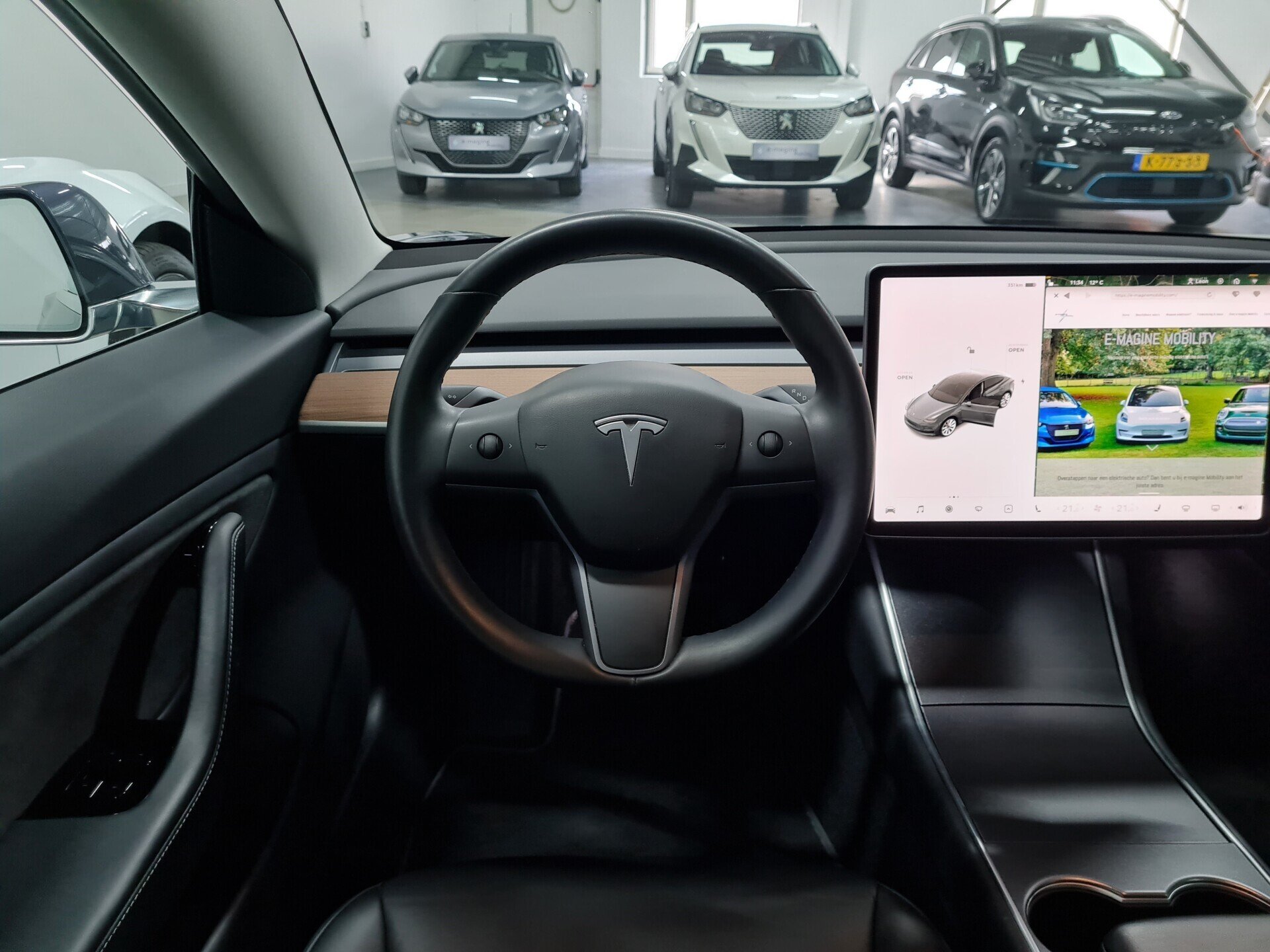 Tesla Model 3 Long Range Dual Motor AWD Midnight Silver