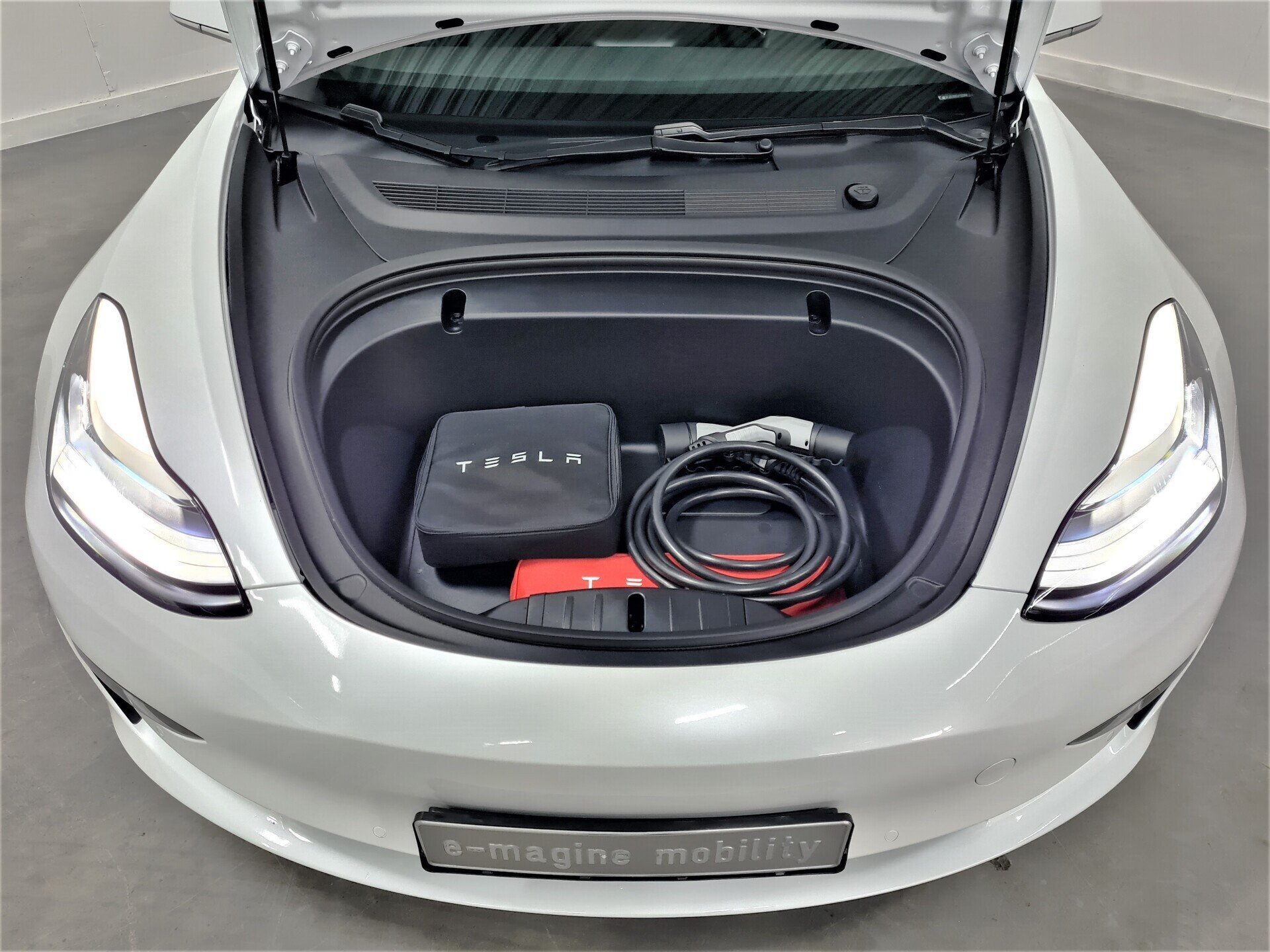 Tesla Model 3 Long Range Dual Motor AWD Pearl White Multi-Coat