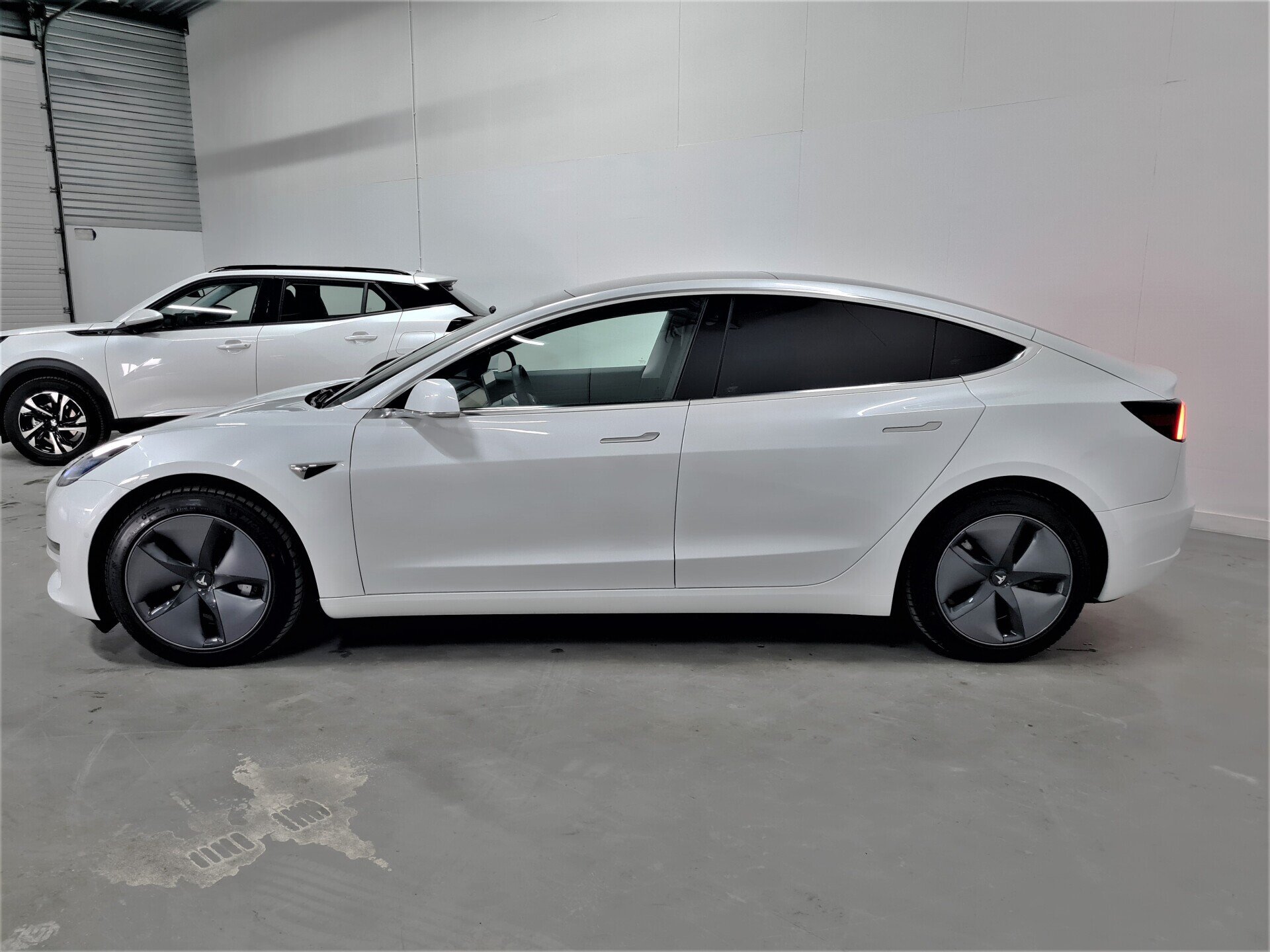 Tesla Model 3 Long Range Dual Motor AWD Pearl White Multi-Coat
