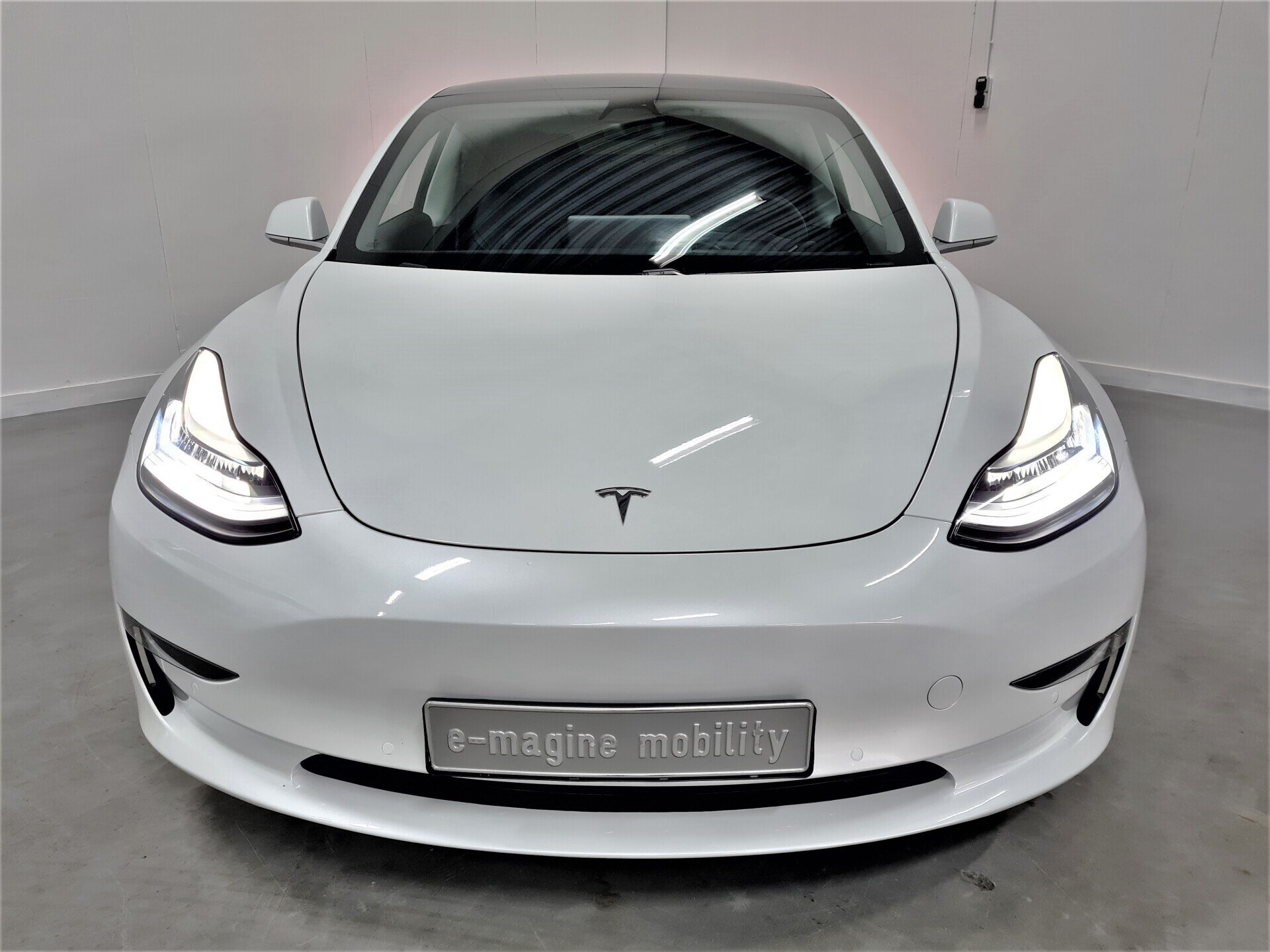 Tesla Model 3 Long Range Dual Motor AWD Pearl White Multi-Coat