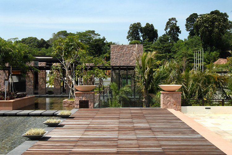 Sentosa Cove Arrival Plaza - Reflective pool with M&E filtration system