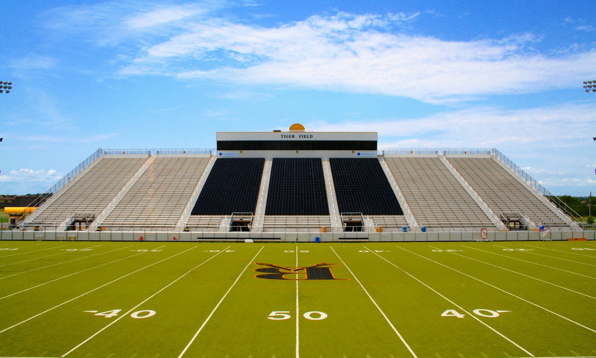 Hanson Sports - I-Beam Grandstand