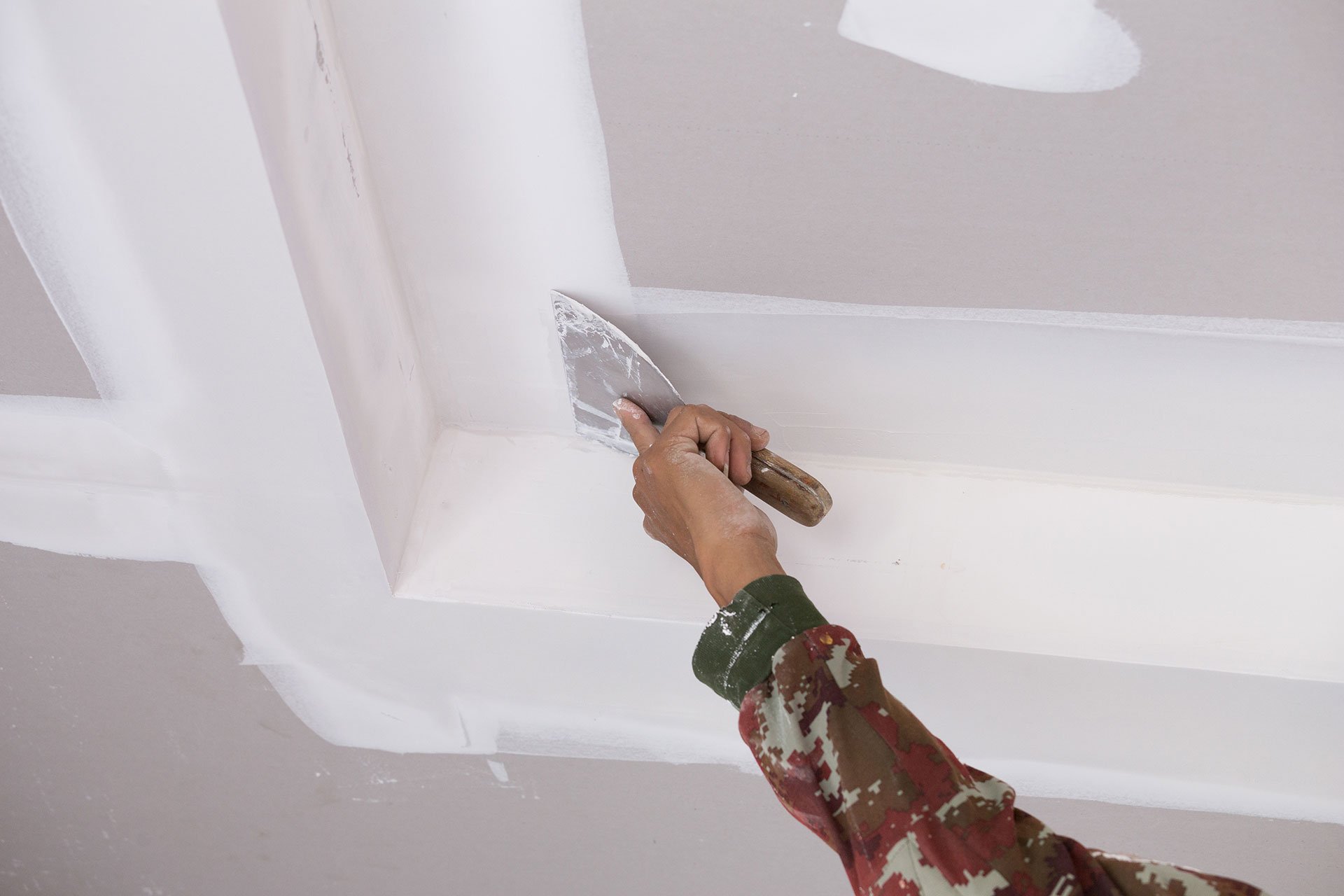 A.V. Spackling - Long Island's Best Paint & Spackle Services