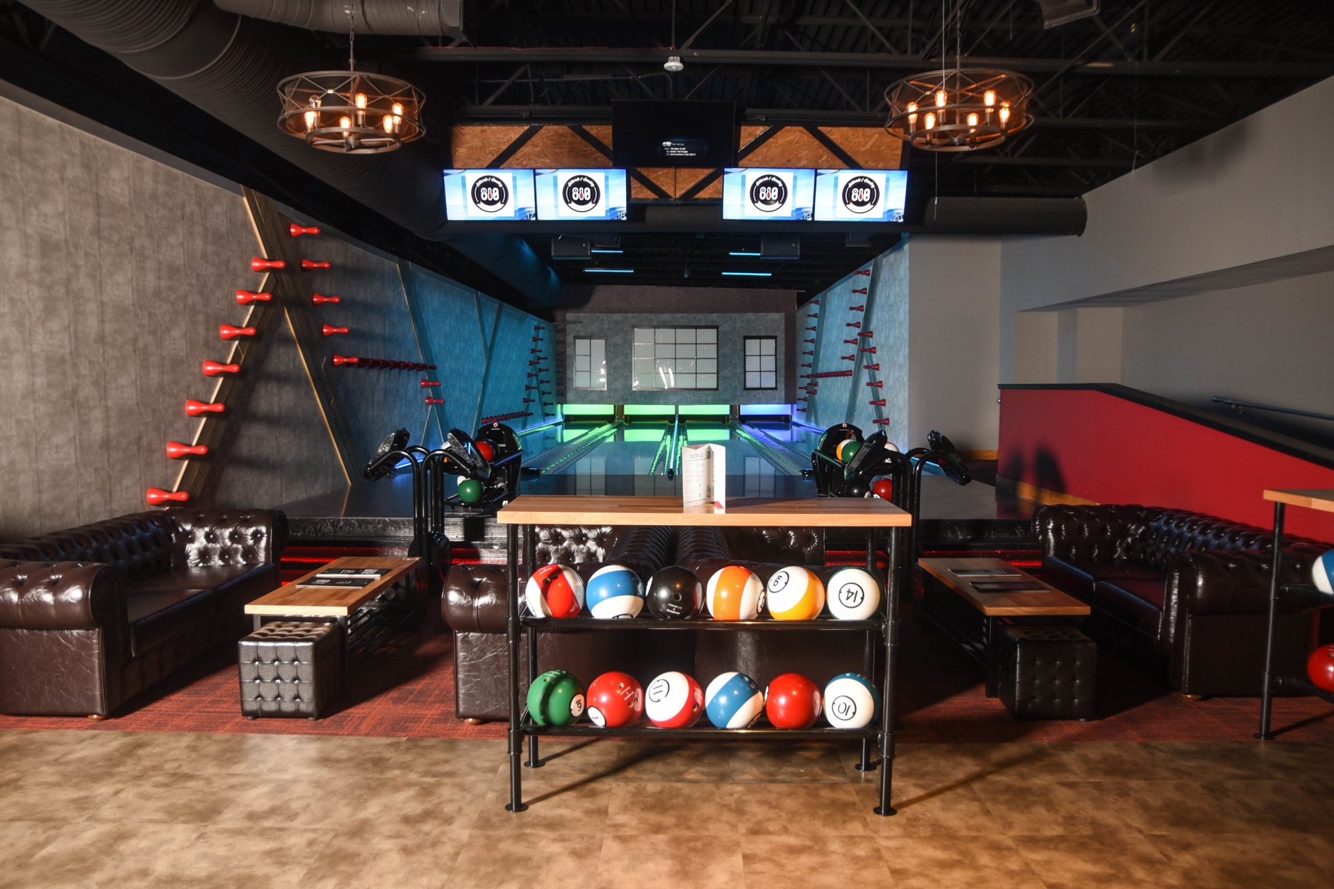 810 Billiards & Bowling | Switch®