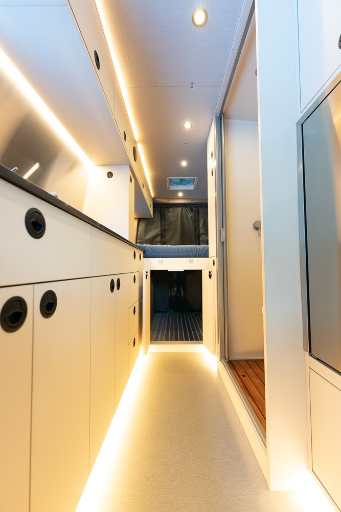 LOLO | Benchmark Vehicles