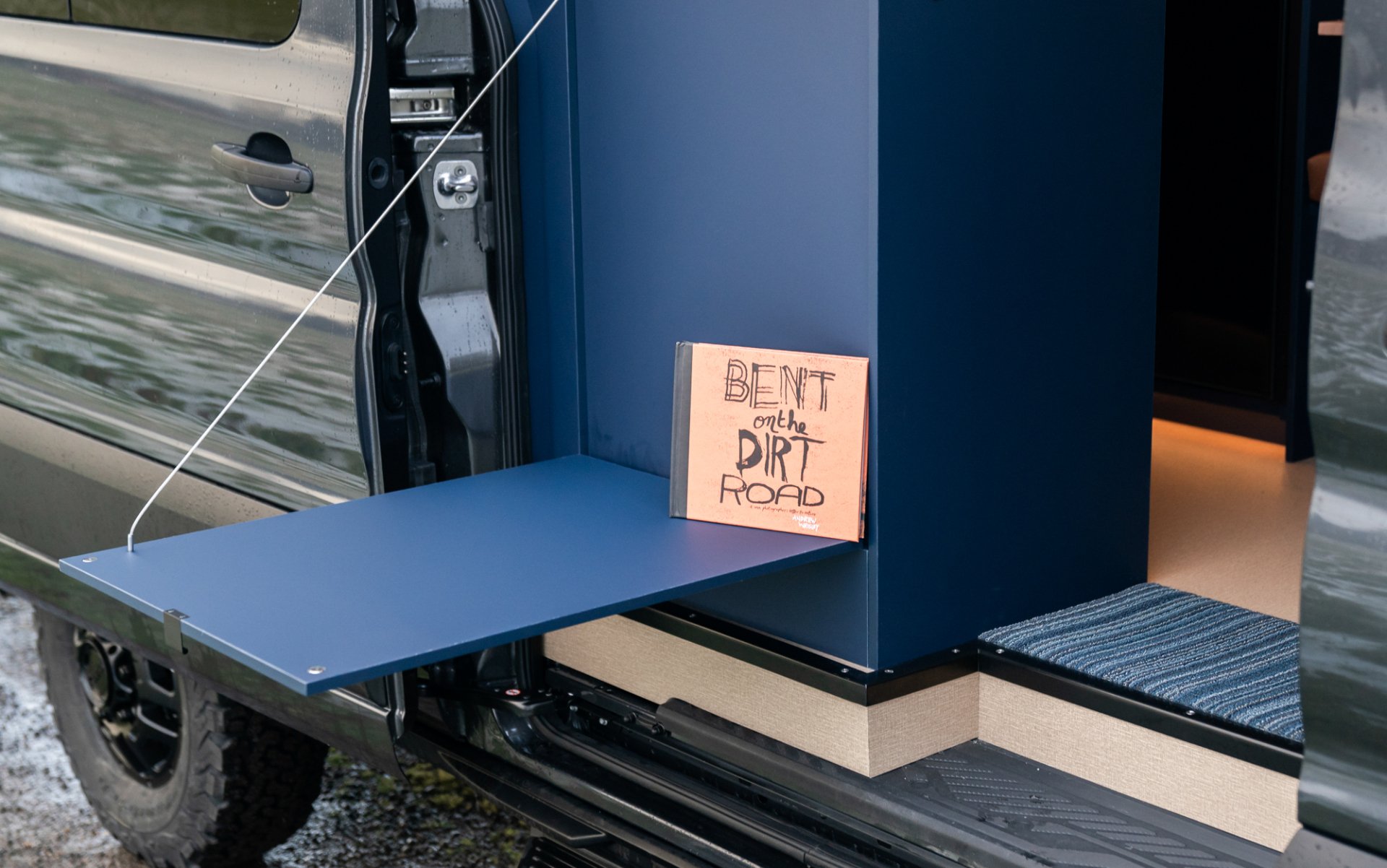 LAKEHOUSE | Benchmark Vehicles