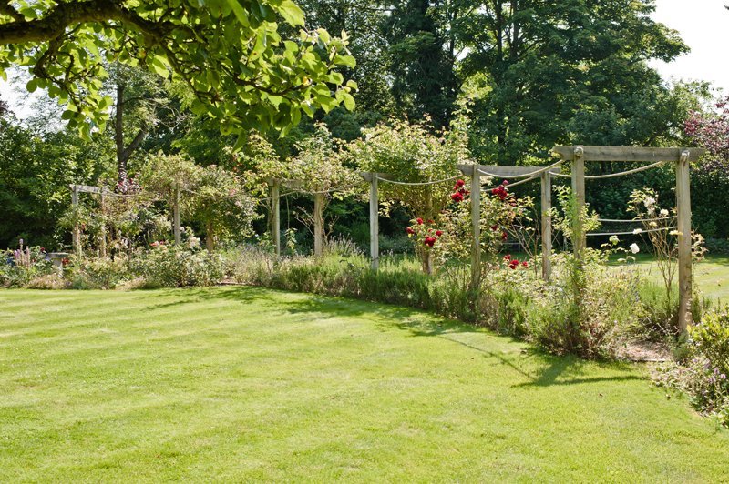 Gallery For Garden Design In Cobham By Brodie & Hickin Landscapes