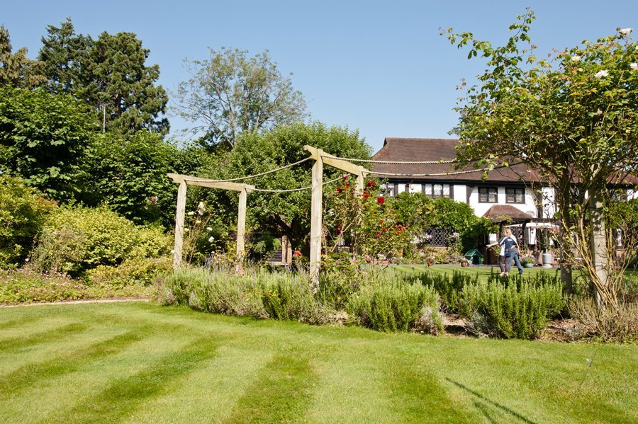 Gallery For Garden Design In Cobham By Brodie & Hickin Landscapes