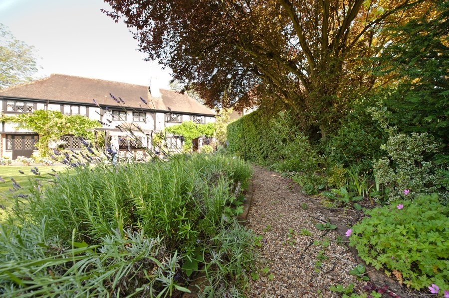 Gallery For Garden Design In Cobham By Brodie & Hickin Landscapes