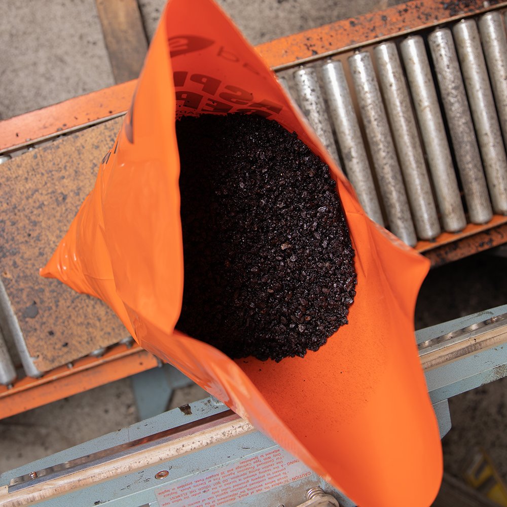 Premium asphalt repair for easy pot hole repair