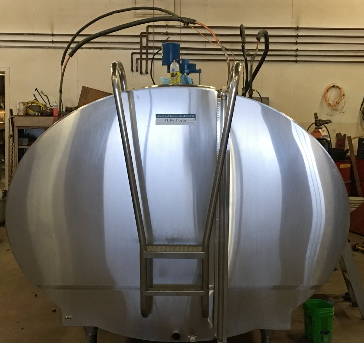 BULK MILK TANKS
