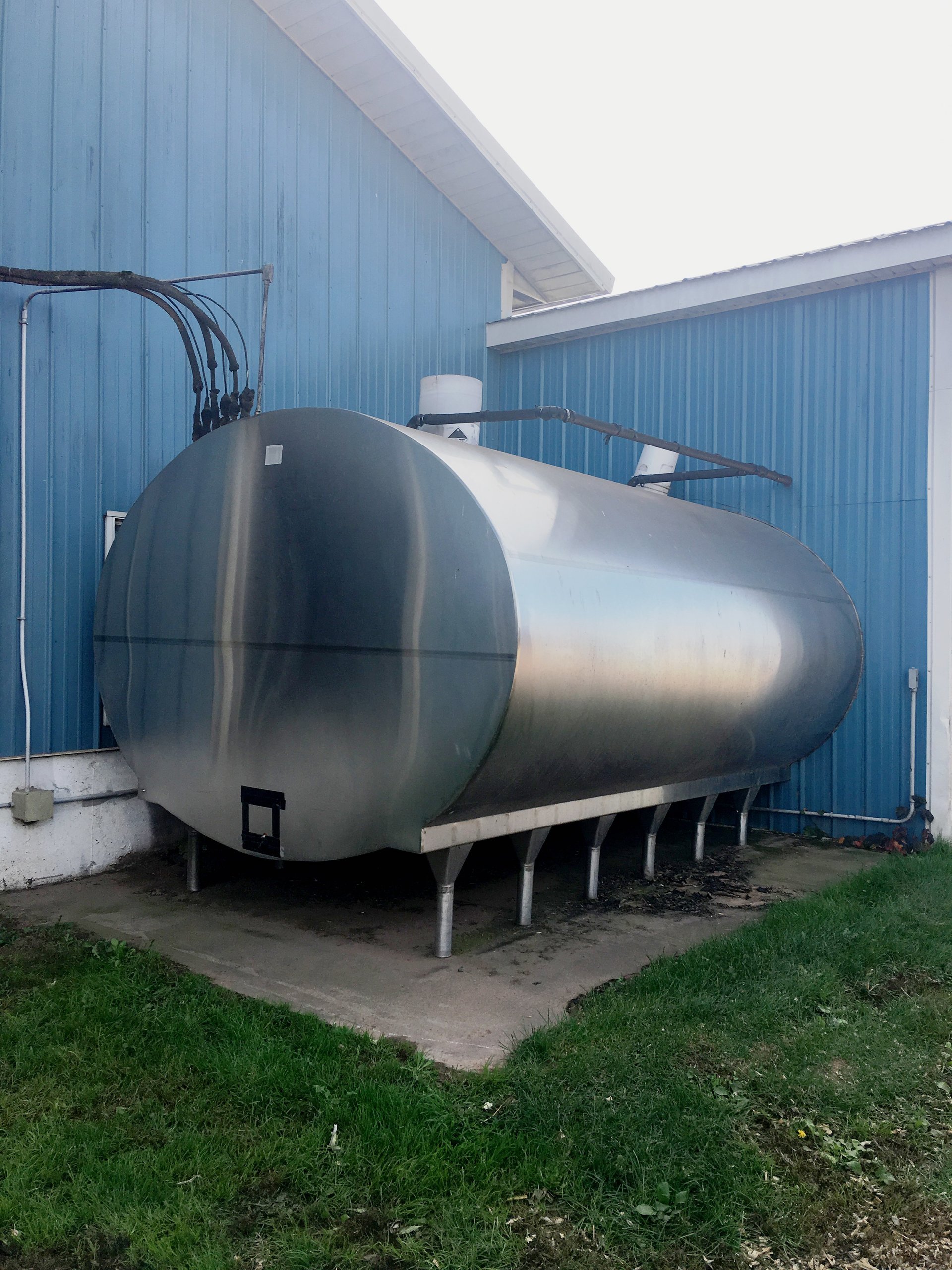 BULK MILK TANKS