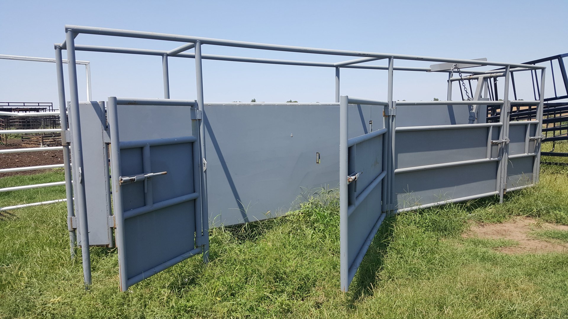 Adjustable Cattle Alley