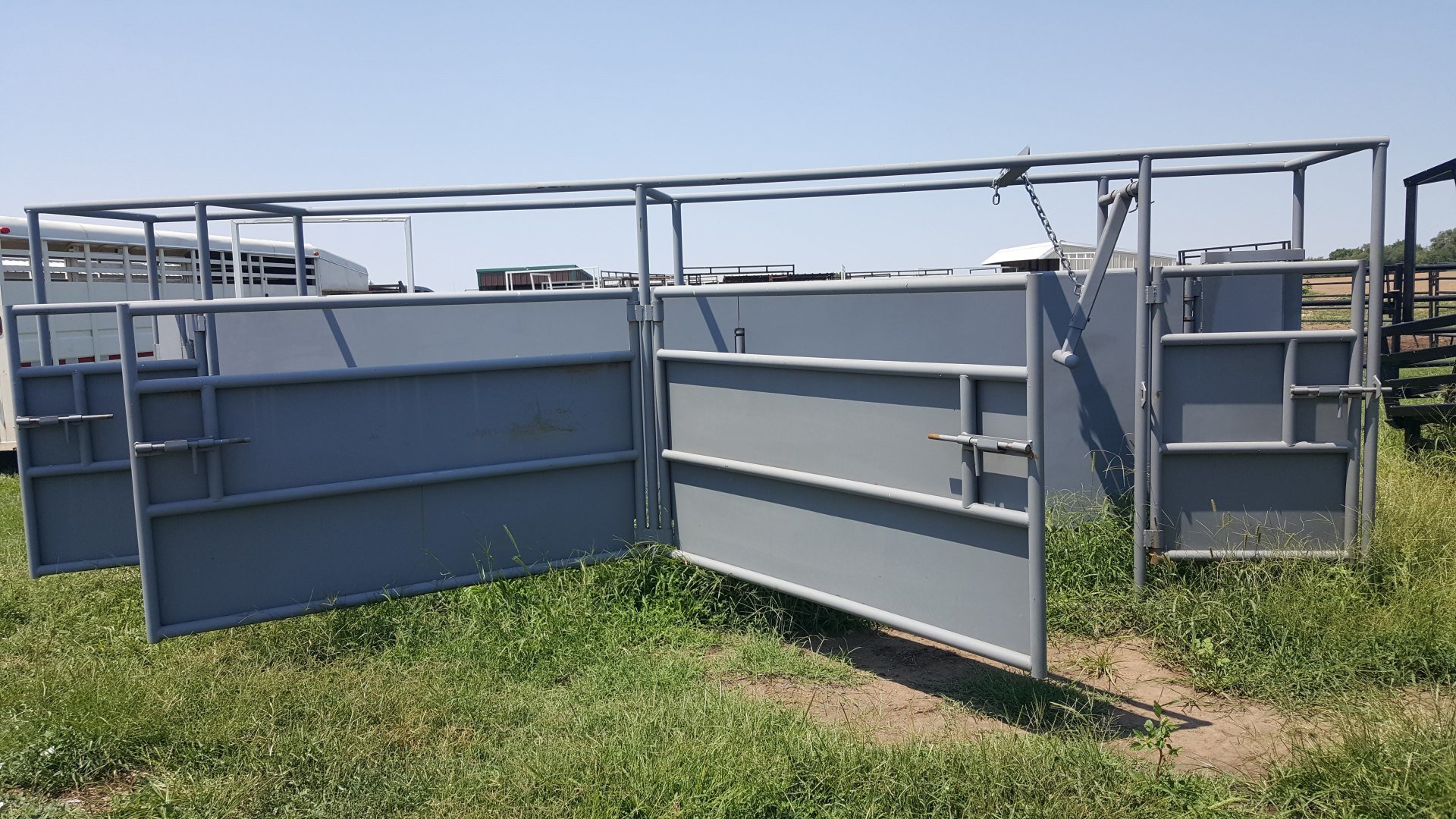 Adjustable Cattle Alley