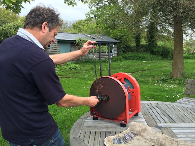 Alpaca Shearers UK. Shearer and handler team.