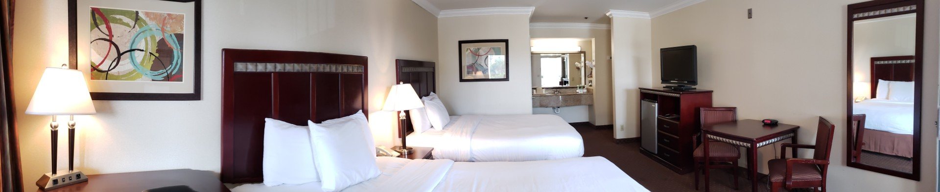 Oak Tree Inn - Monrovia, CA - Affordable Rooms