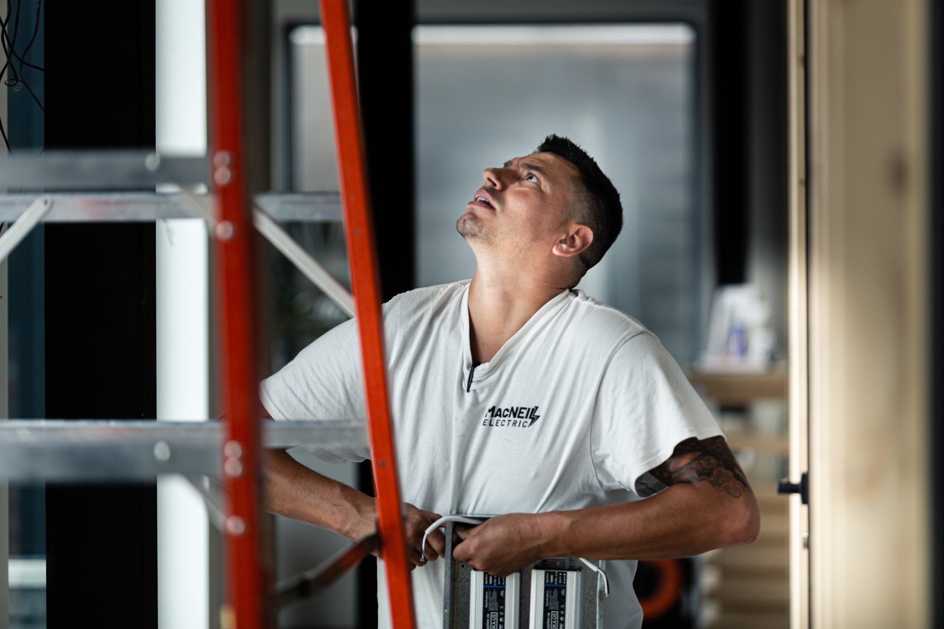 Home [www.macneilelectric.ca]