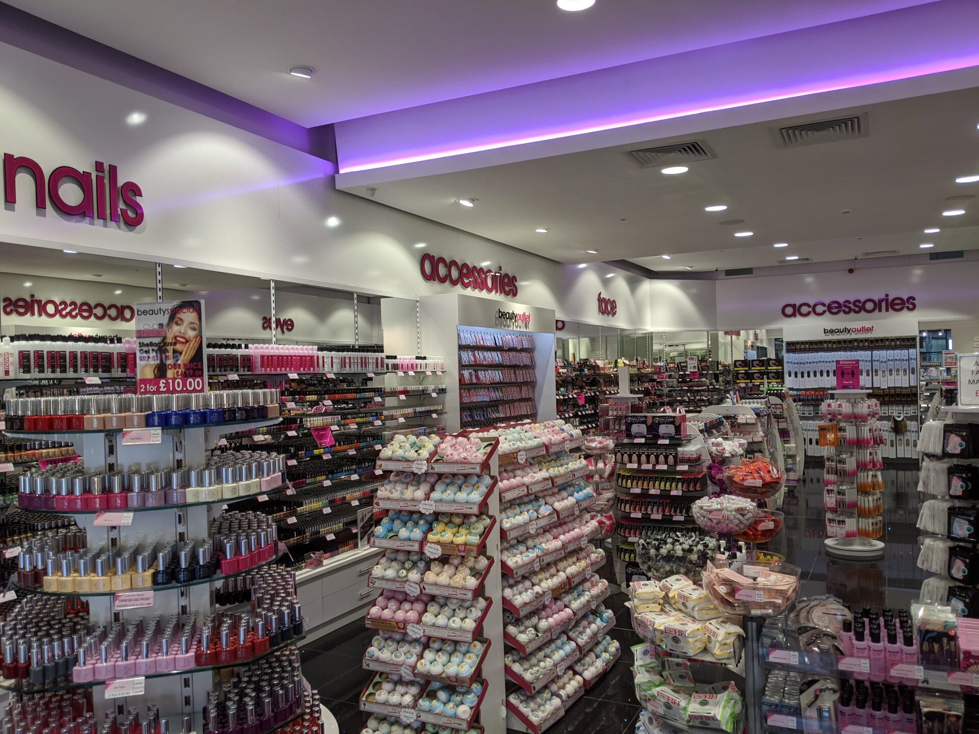 Refurbishment projects gallery| B3 Shopfitting Ltd