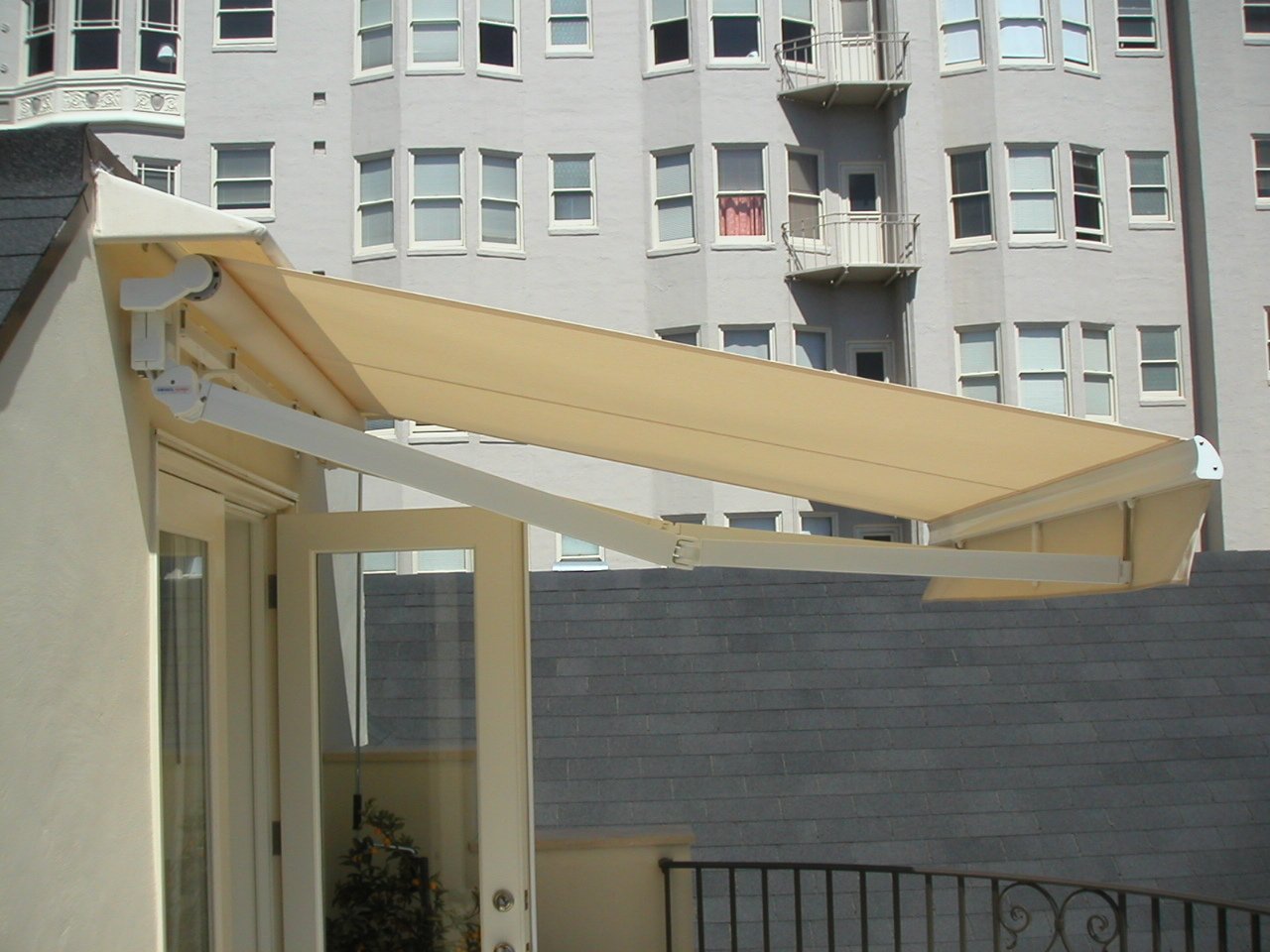 Retractable Awnings | Quayle & Co Awnings | SF
