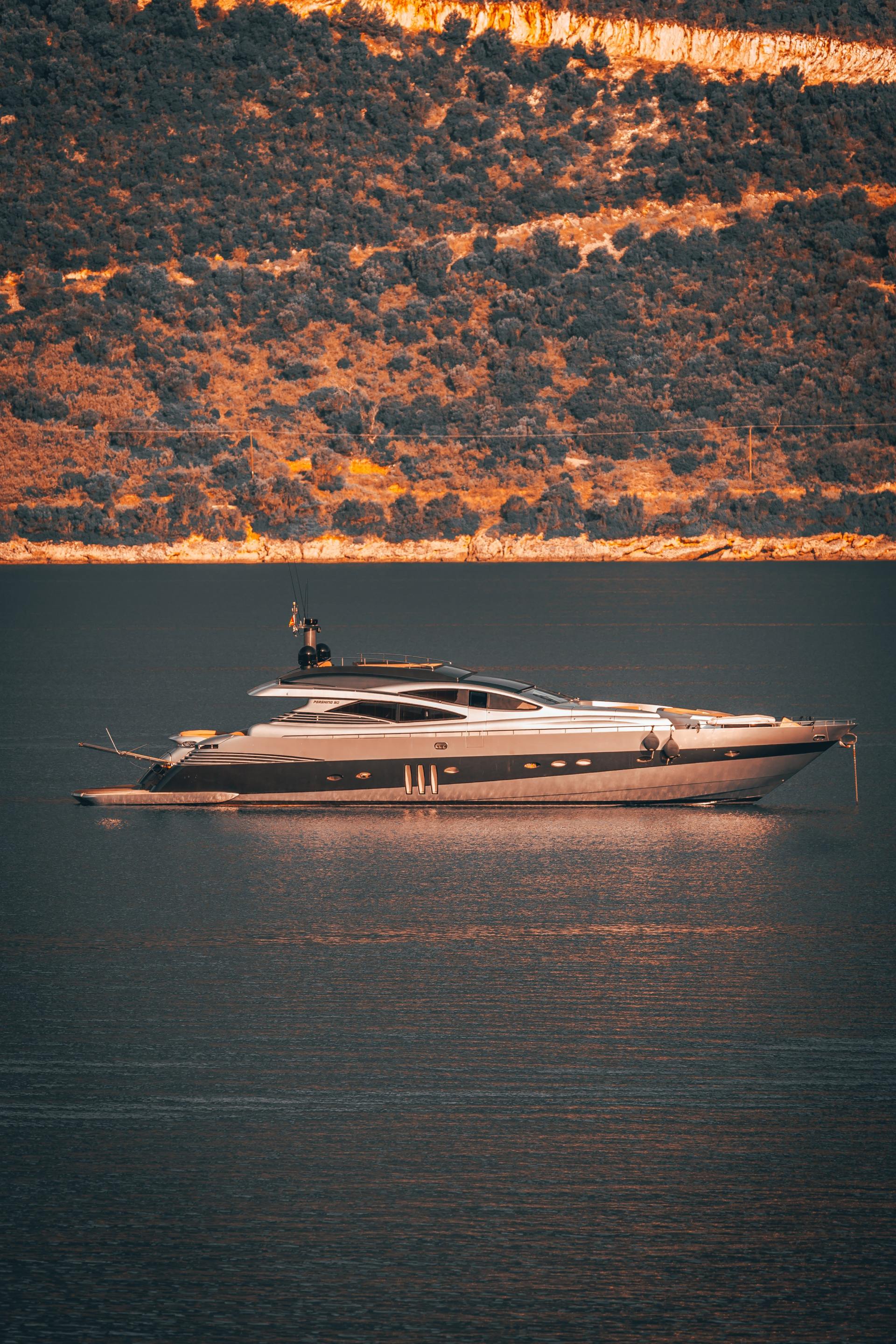 Marine Tempered Glass | Curved Glass Creations | Boat Glass